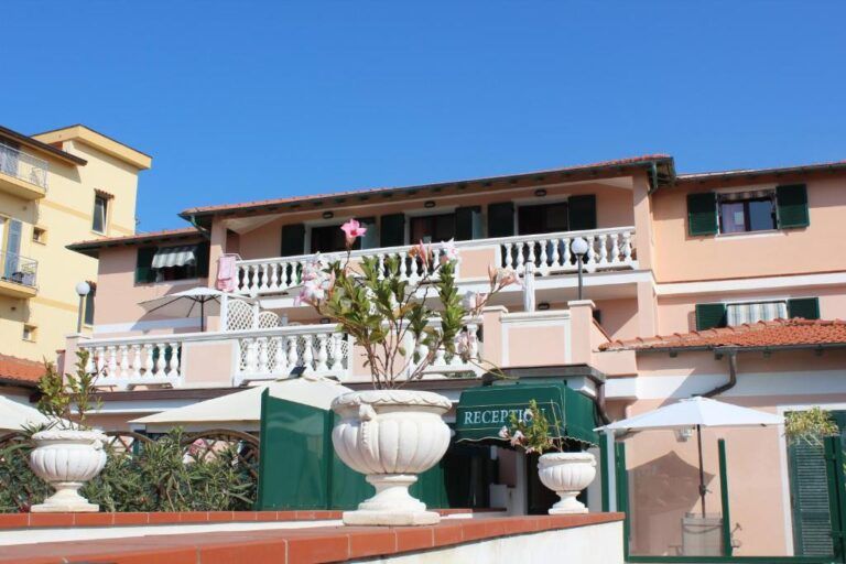 Residence del Prado, Riva Ligure, Italy – Amenities, Location ...